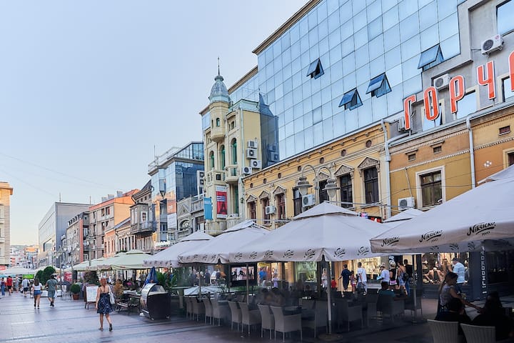 Cubic Pedestrian Zone Free Private Parking - Niš