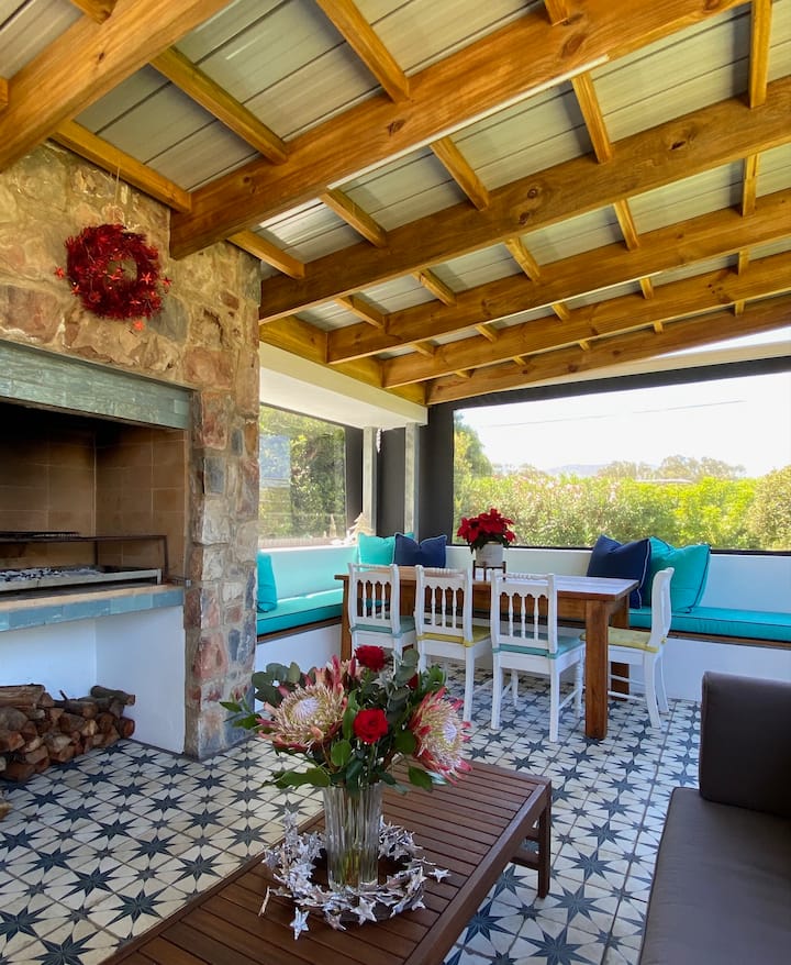 Holiday Delight Near Cliff Paths - Hermanus