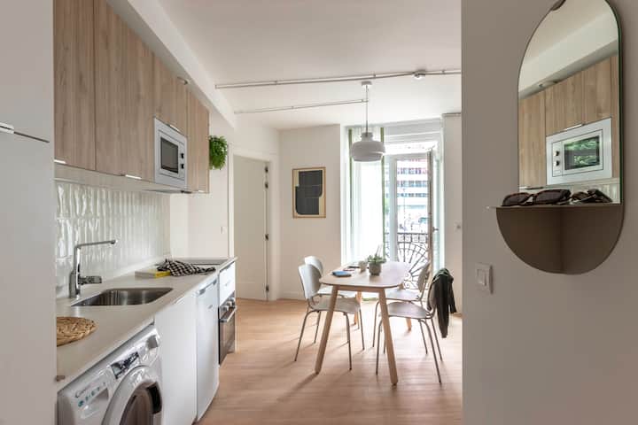 Apartment With Balcony In Bilbao Abando - Bilbao