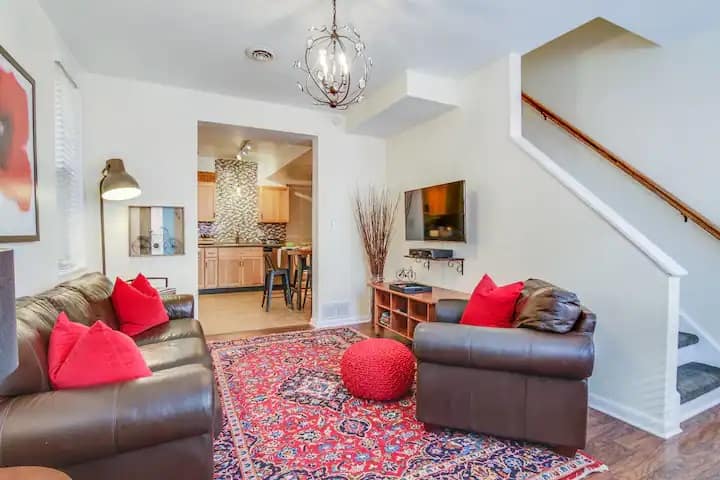 South Side Bicycle Home Sleeps 6 - Pittsburgh