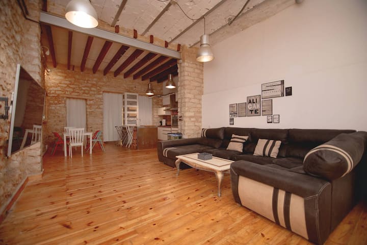 Loft 400 M2 En Alicante Centro - 亞利坎提