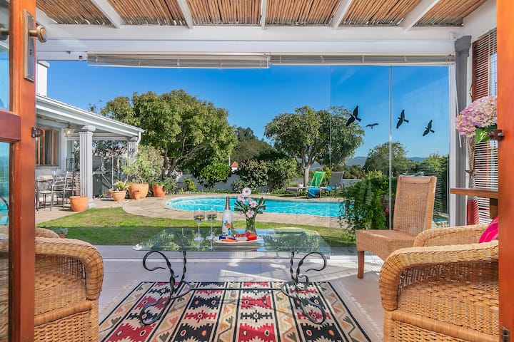 Knysna Poolside Living In Style - Knysna