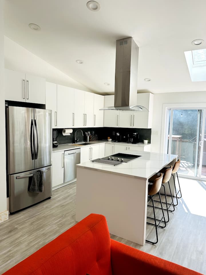 Peaceful Modern Getaway - Bethel