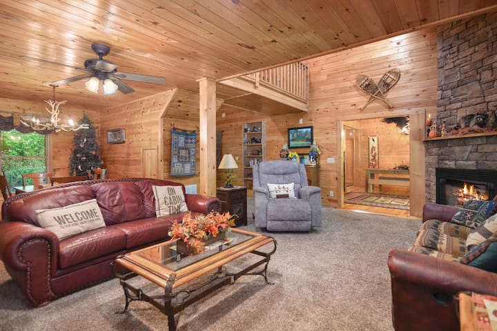 31 Acre Riverside Retreat! Great Fishing! Hot Tub - Ellijay, GA