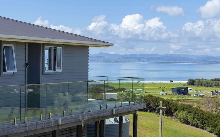 "Sea Forever" Views & Short Walk To Beach - Northland