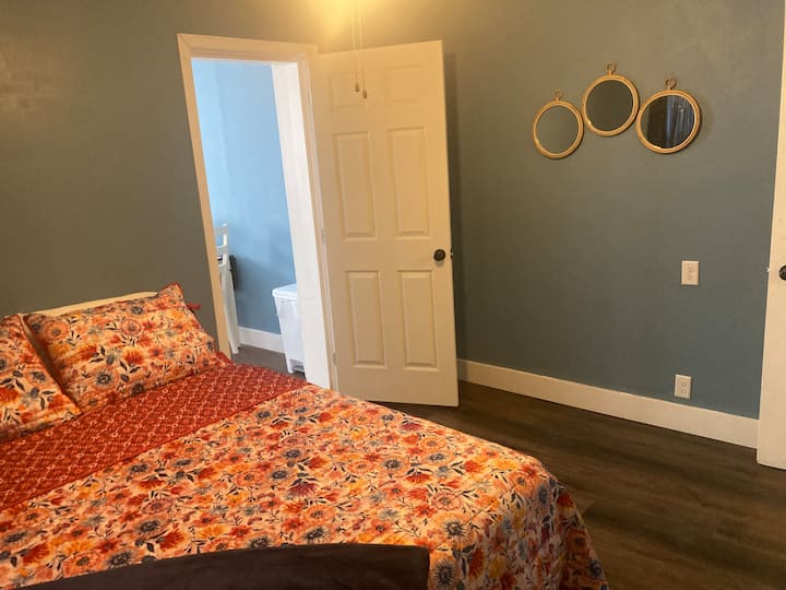 Private Nurse Retreat 2 + Walk To Semo Activities! - Cape Girardeau, MO