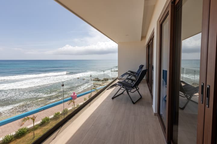 Ocean Bliss: New Downtown Condo - Isla Mujeres