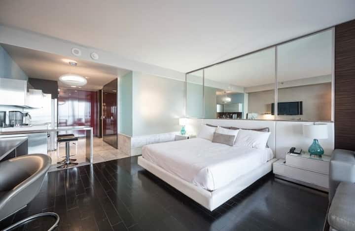 50th Floor Luxury Spa Suite! - Las Vegas, NV