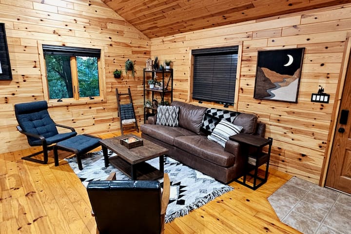 Waterfront Cabin Home - 9+ Private Wooded Acres - Maryland