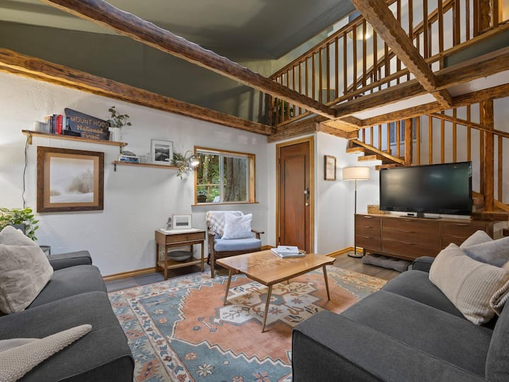 Golden Day Chalet: 3bed, Fenced Yard, Fire Pit - Oregón