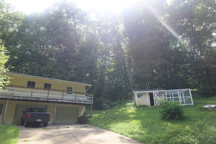 Beautiful Home In The Woods - Mount Vernon, OH