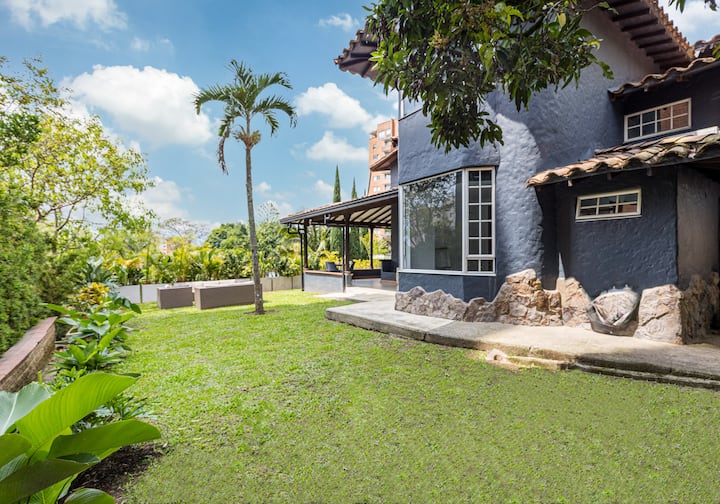Luxury & Elegance Villa | 8 Min Poblado & Provenza - Sabaneta