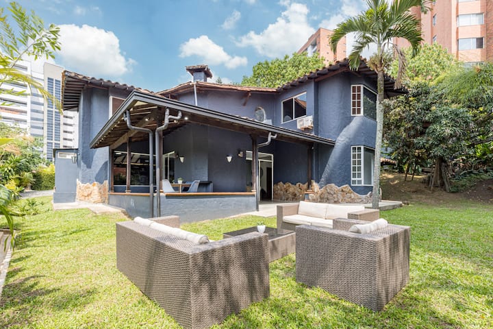 Luxury & Elegance Villa | 8 Min Poblado & Provenza - Sabaneta