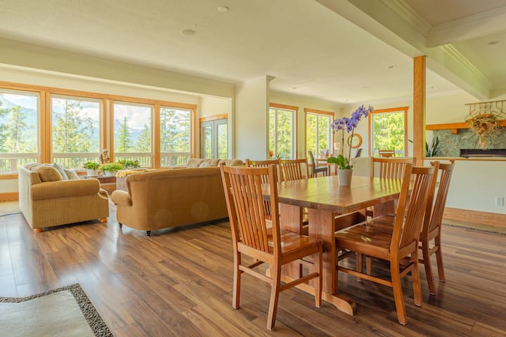 Spectacular Views At Elk View Lodge - Fernie