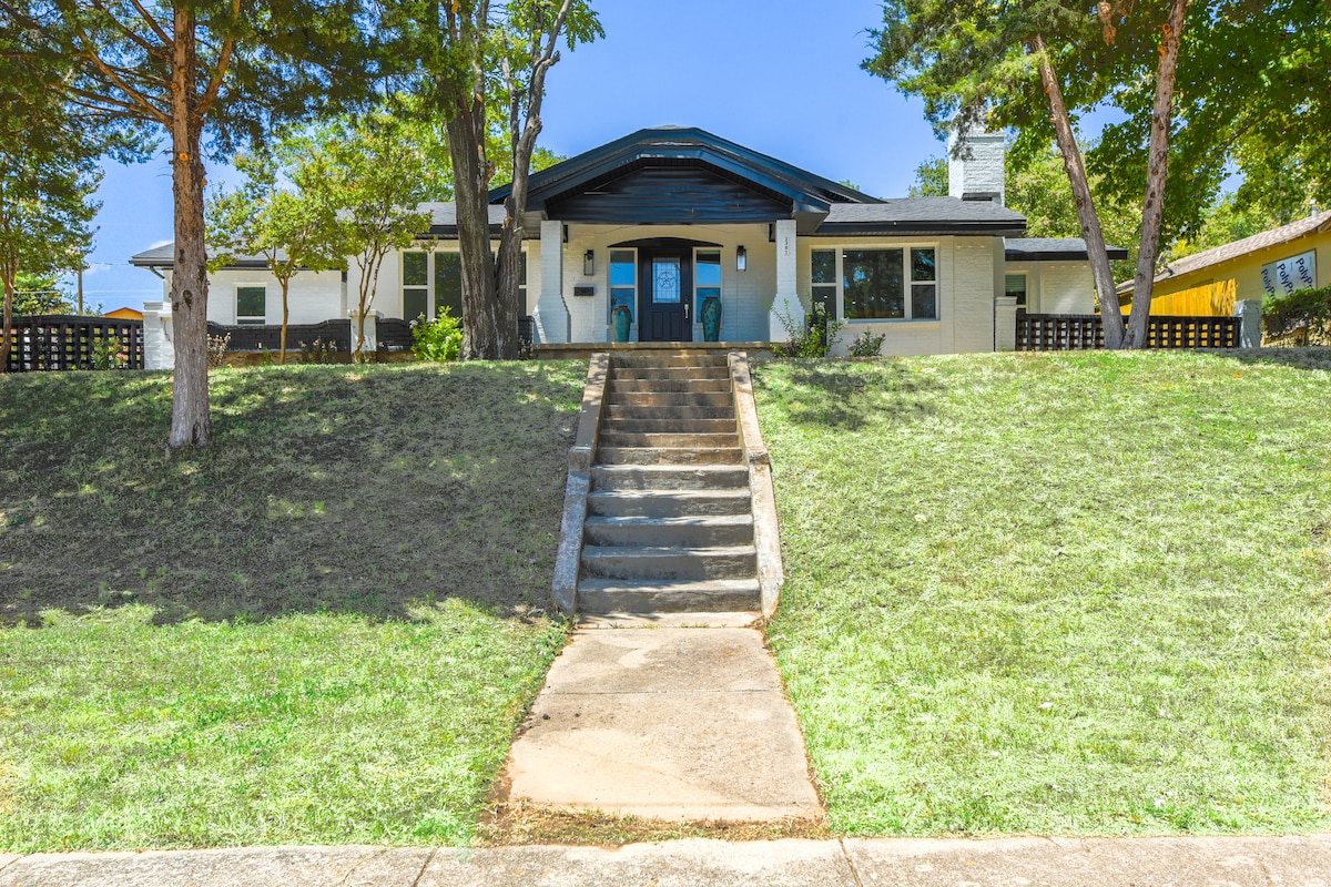 Jonair's Stockyard House, Walk to Stockyards! - Houses for Rent in Fort ...