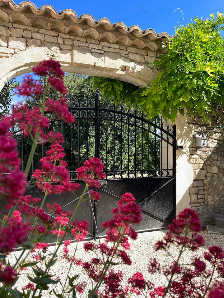 Gîte De Charme Pour 9, Montclus, Provence Occitane - Goudargues