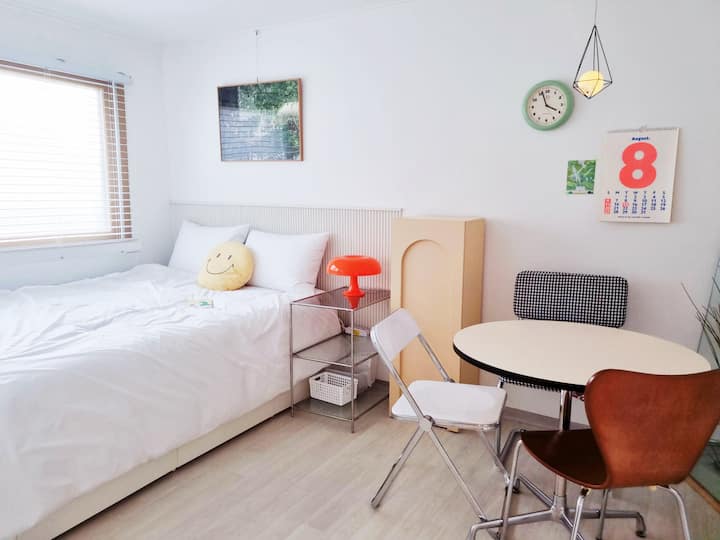 [Smile] Dmc역 3분, 2룸 2베드, 홍대역 1정거장, 호텔식침구, 공항철도 - Seoul