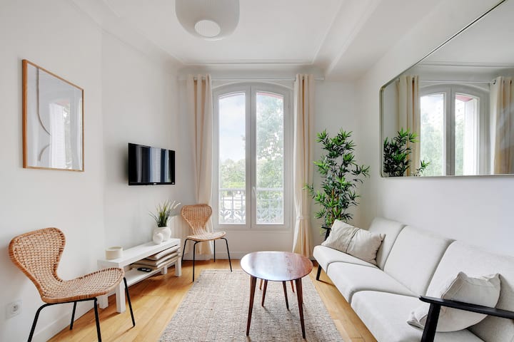Beautiful 2 Bedroom Apartment, Paris 15th - Issy-les-Moulineaux