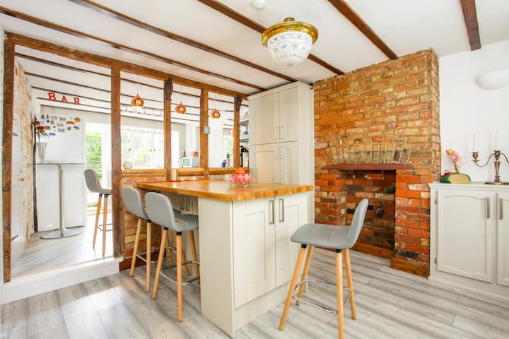 Newgate House, Sandwich - Deal