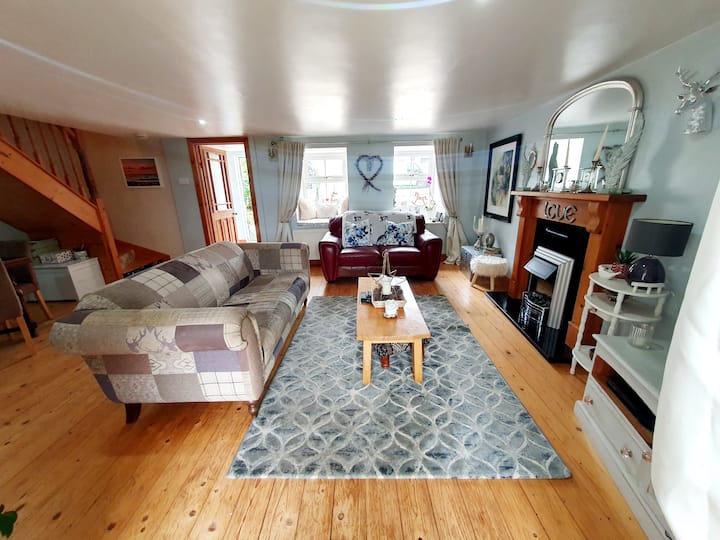Cute Cottage - Bridgend