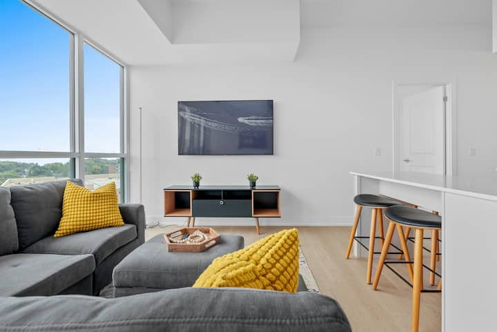 Port Credit Condo W Stunning Views - Mississauga