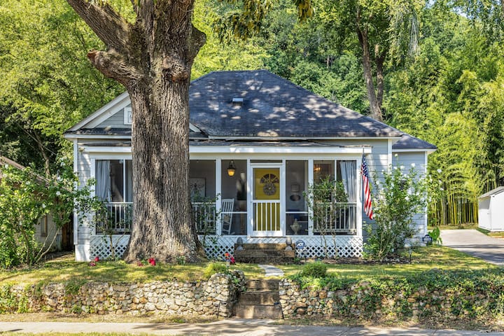 Historic St. Elmo Bungalow - Mtn Views! - Chattanooga, TN