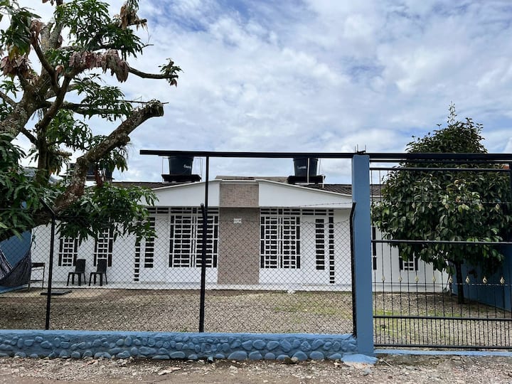 Casa En Acacias, En Zona Semi Urbana - Acacias