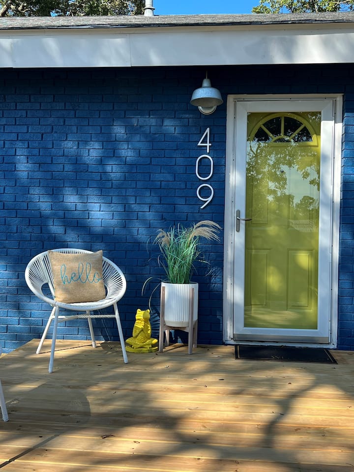 Lily Pad-mid-mod Cottage-8 Min. Walk To Beach. - Oak Island, NC