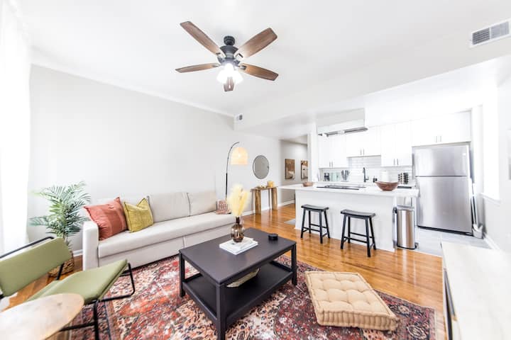 Chill Soulard Condo Across From Duke's - St. Louis, MO