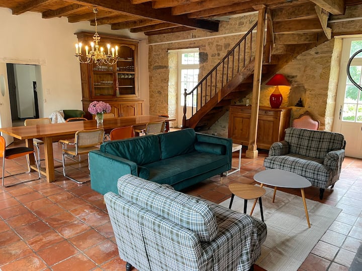 Une Maison De Charme Au Bord De La Rivière - Dordogne