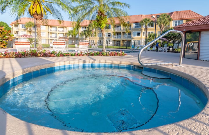 International Drive 8 Guests 1st Floor, Pool View3 - Orlando