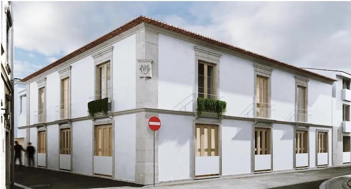 Uma Casa Centenária No Coração Da Cidade - Aveiro