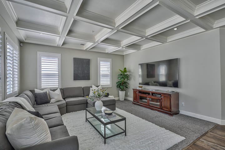 6 Bedroom Coastal Oasis - Salinas, CA