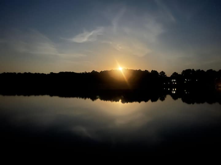 Southern Lake House!  April 8 Solar Eclipse - Hot Springs Village, AR