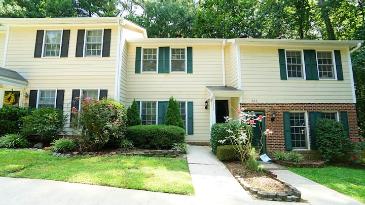 Location Is Everything | @440/40 Raleigh Cary Line - Raleigh, NC