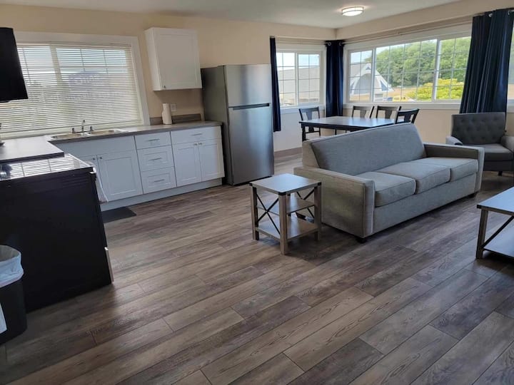 Captains Quarters - Long Beach, WA