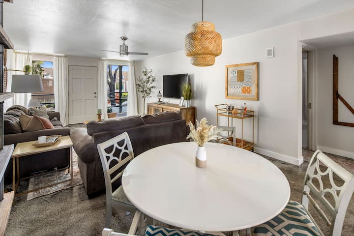 Charming Old-town Condo - Scottsdale, AZ