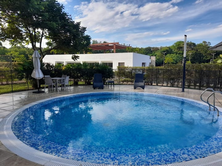 "Calor Y Relax: ¡Vive!" - Girardot