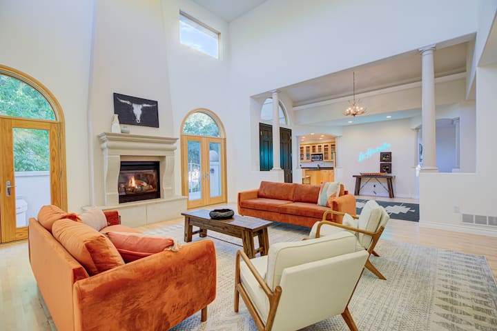 La Hacienda | Hot-tub | Patio | Luxurious Mansion - Golden, CO