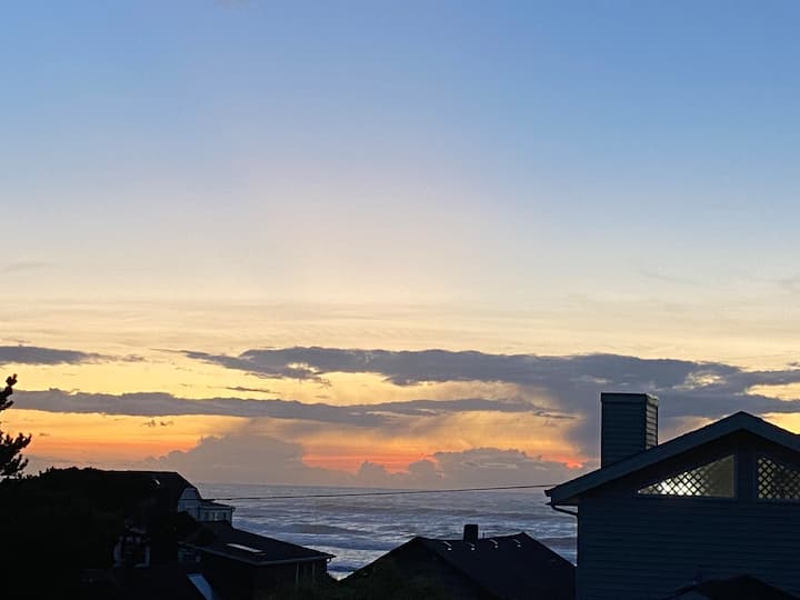 Our Father's Beachhouse - Lincoln City, OR