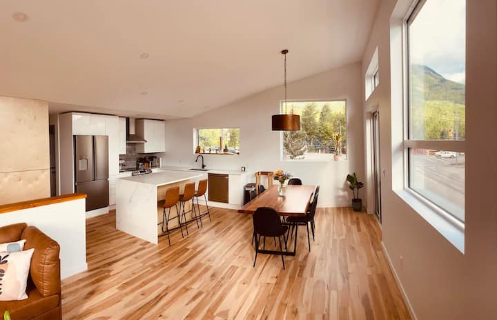 New 4 Bedroom Maintown Fernie Family Home - Fernie