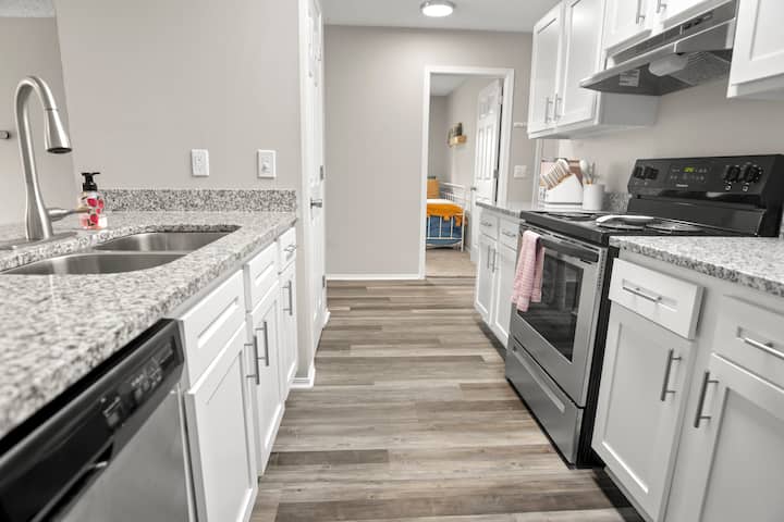 The Spade < 4 Miles From U Of A Pet Friendly - Fayetteville, AR