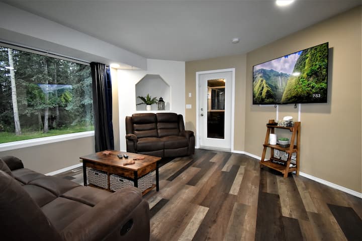 Comfi Beds | Fast Wifi | Fully Stocked Kitchen - Hinton, AB, Canada