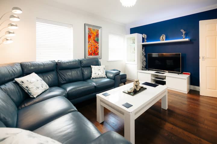 Station View-3 Bed Central Luxury Accommodation! - Beverley