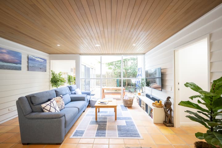 Tonic Beachfront Retreat - Boomerang Beach