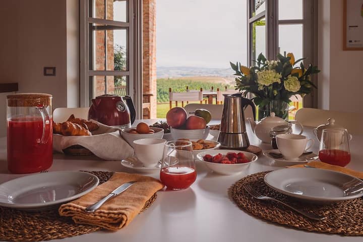Villa Tettineive - Barolo