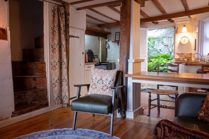 Fishermans Cottage Built In 1705 - Hastings