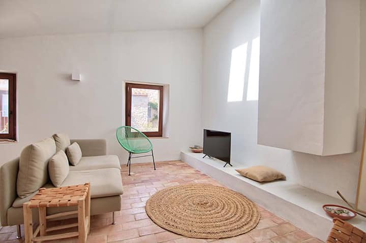 Beautiful Design House In The Heart Of Empordà - Sa Riera