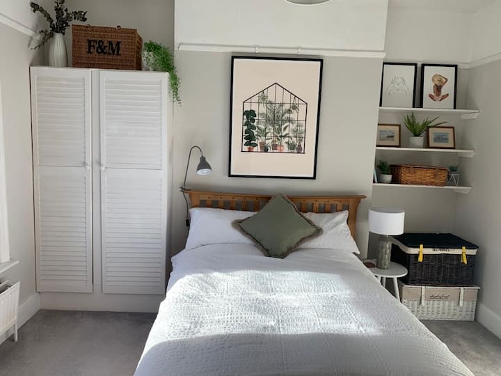 One Bedroom Flat - Royal Tunbridge Wells