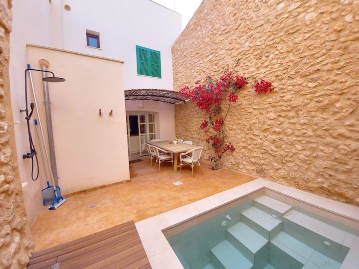 Rincón Mallorquín En El Centro Del Pueblo - Majorca